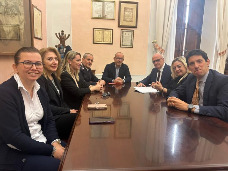 Sulmona, mobilità sostenibile: firmato accordo tra Comune e TUA ...